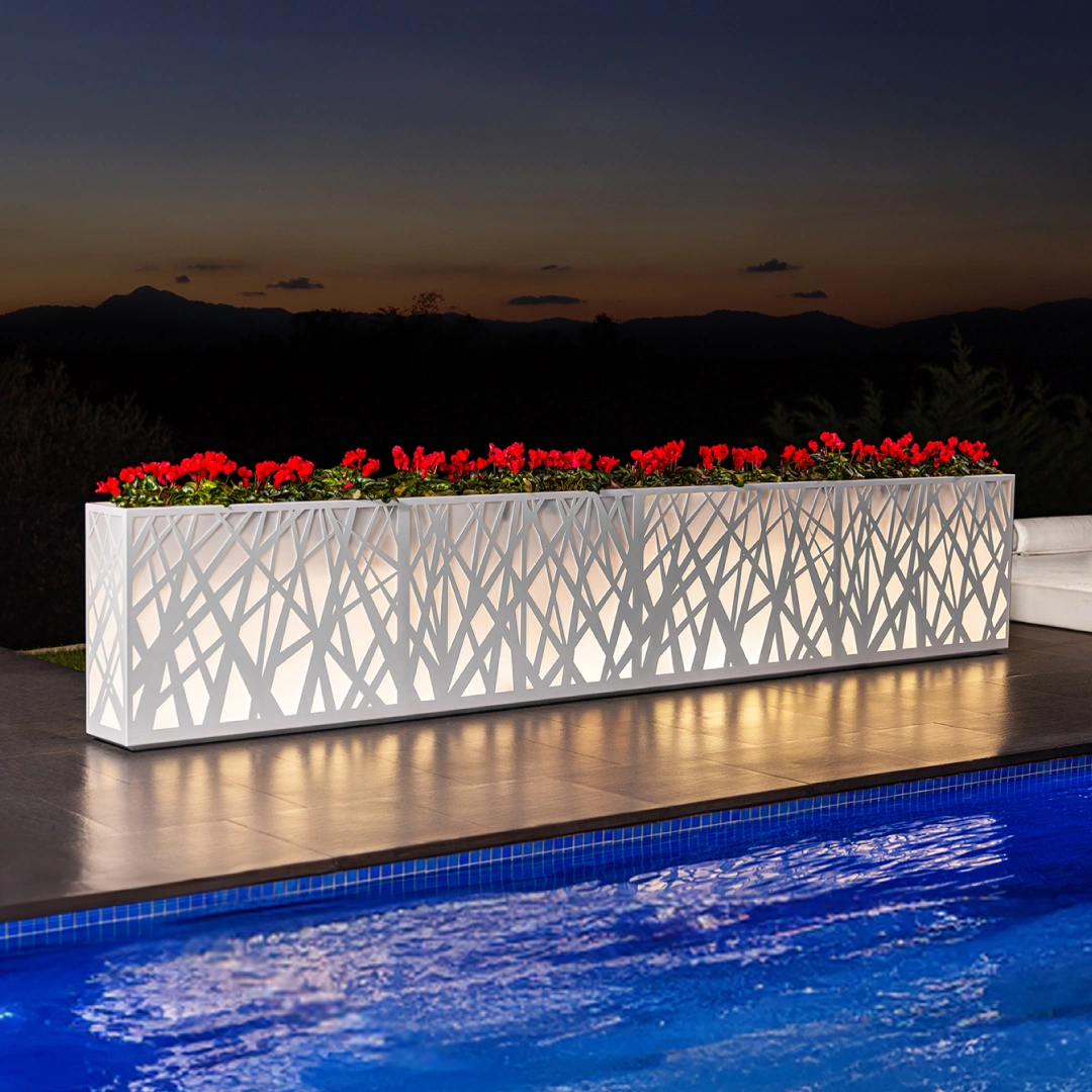 Discover Illuminated Planters: Transform Your Outdoor Area